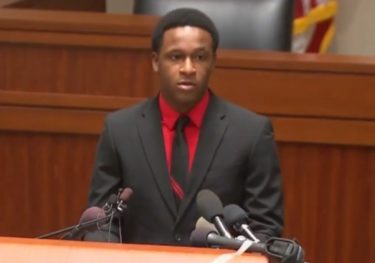 Etats-Unis: Brandt Jean reçoit un prix pour avoir pardonné à la ...